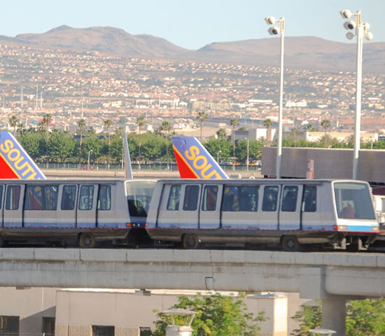 What are Automated People Movers and where can you find them? | AirMundo